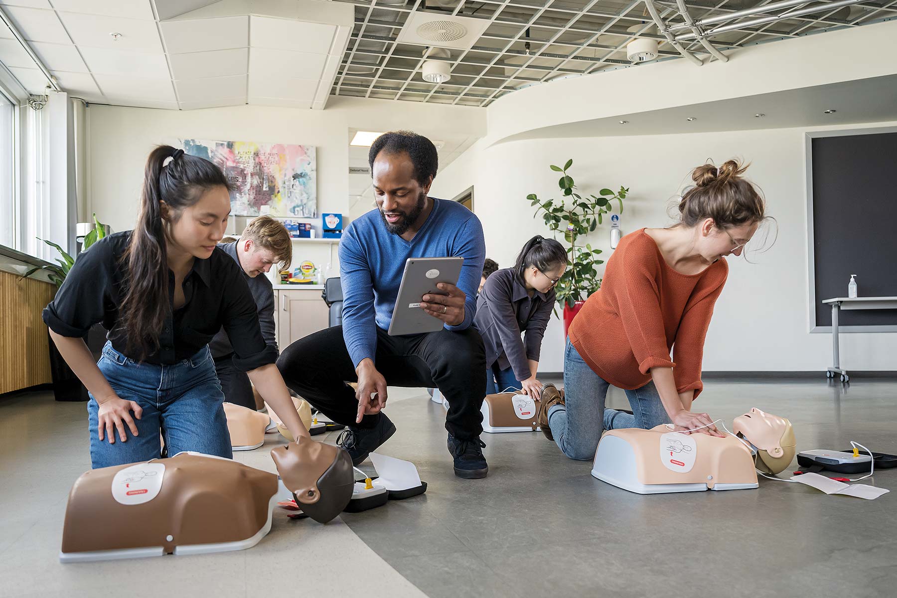 10 Tips for Effective Bystander CPR Training | Laerdal Medical